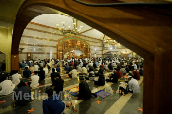 Mengenal Keindahan Arsitektur Masjid Pusdai Bandung: Simbol Modern dan ...